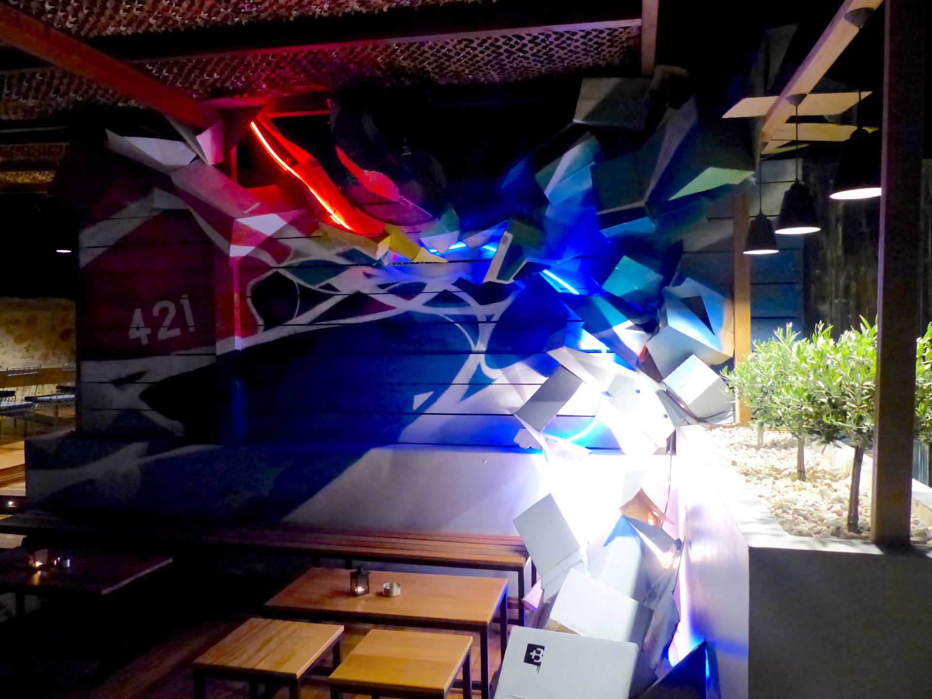 Installation graffiti 3D à la Villa des arts - Nadib Bandi sculpture ...